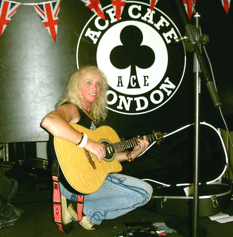 Molly.org.uk - My Bio